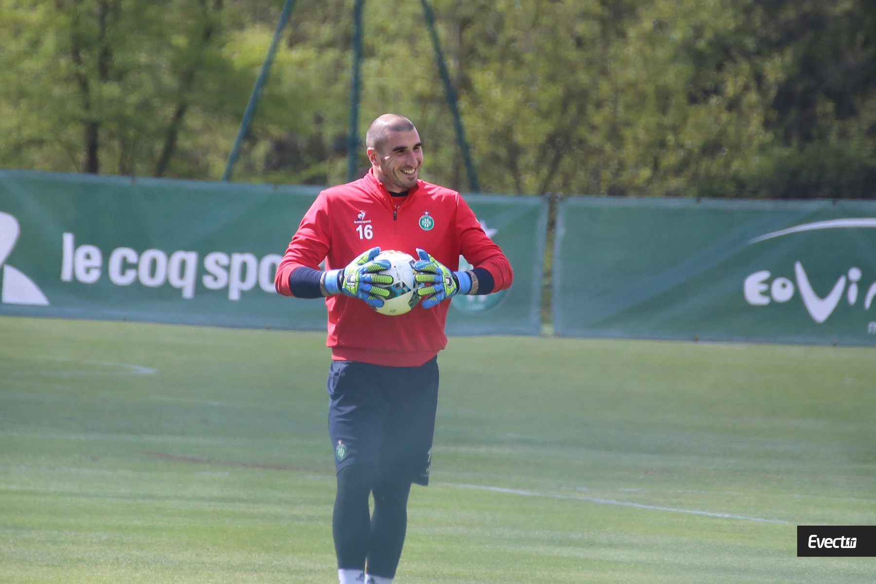 Mercato : Ruffier à Nice pour rencontrer les dirigeants